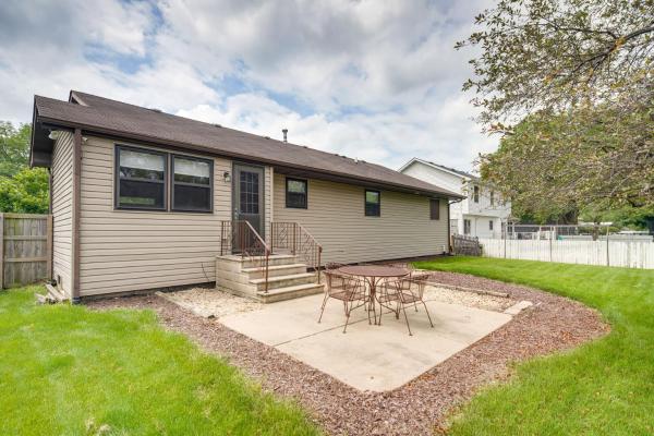 Peaceful Joliet Retreat Near Dtwn & Route 66 - Joliet, IL