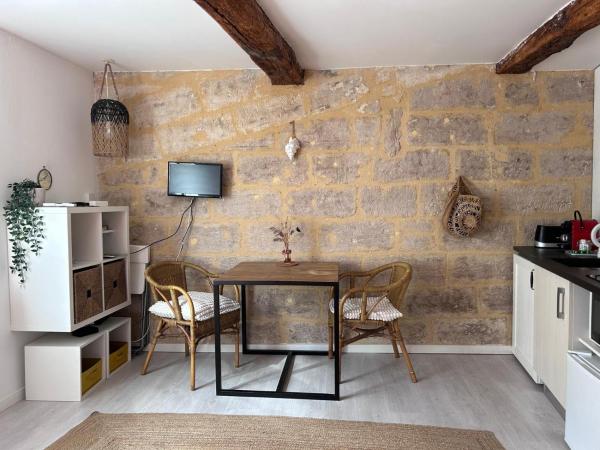 Studio Cosy Rue Piétonne Calme Centre-ville Uzès Climatisé - Uzès