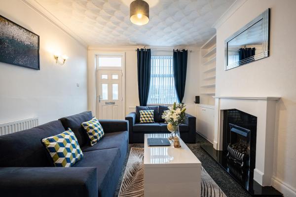 Modern Two Bedroom Property! - Colton - Leeds