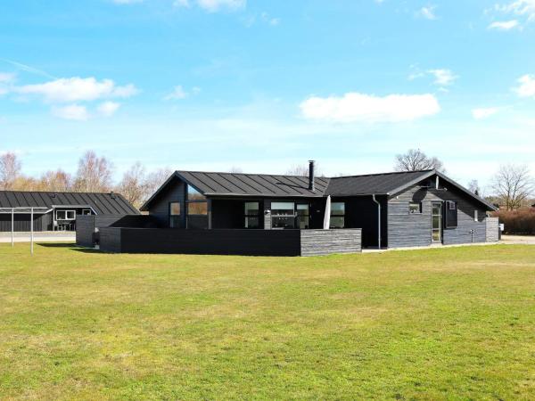 8 Person Holiday Home In Hadsund-by Traum - Danemark