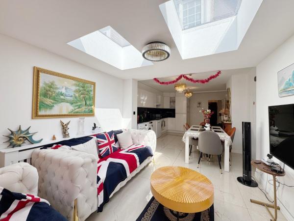 London Central 4 Bed House With Garden - London