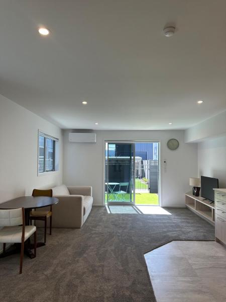 Brand-new, Central, Ground Floor Apartment - Governors Bay