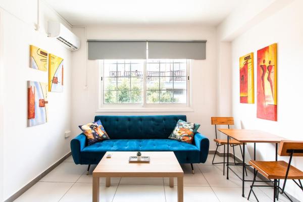 Central 1-bed Flat, 5 Min Walk To Finikoudes Beach - Larnaca