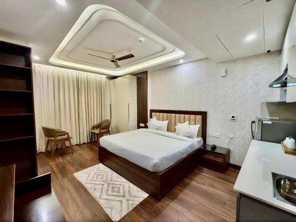 Quickin Stayz Near Paras Hospital Golf Course Rd Sector 43 Gurgaon - New Delhi