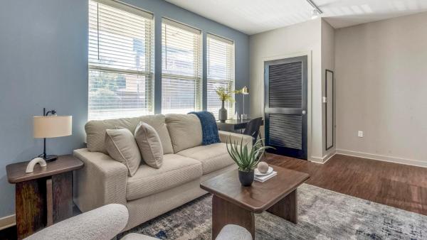 Landing Stunning 1bd Gym Pool - Memphis, TN