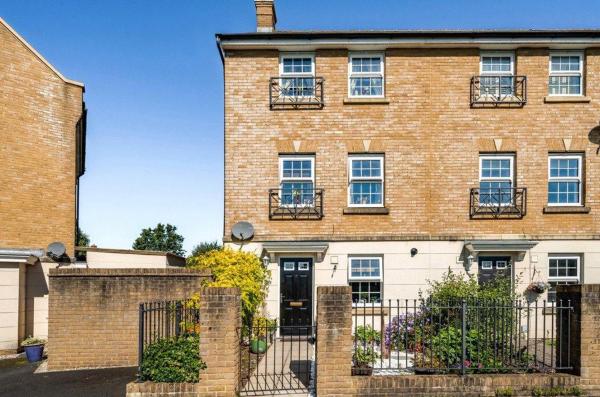 C&j Overnight Stay - Swindon