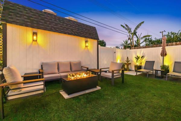 Luxury 3br Retreat Hot Tub, Fire Pit & Games - Simi Valley