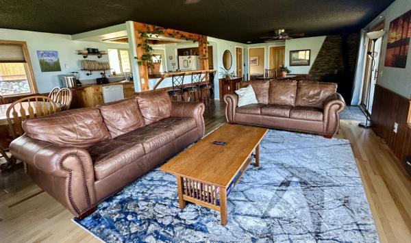 Lakeview Landing - Stunning Views Overlooking Bay - Montana