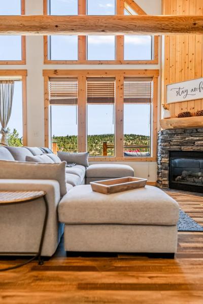 Sunrise Chalet At The Running Y - Oregon