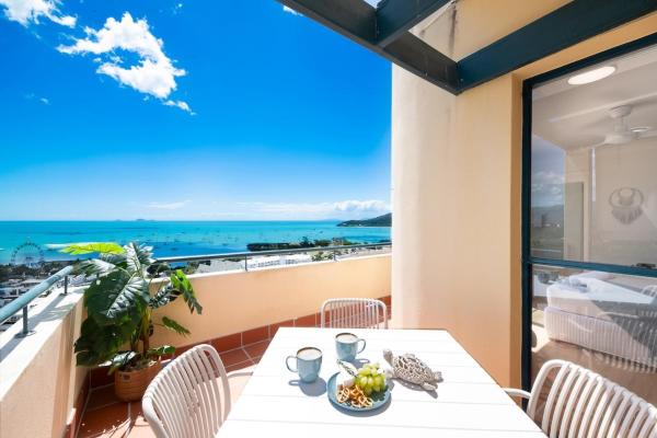 Blue Beyond Airlie - Airlie Beach