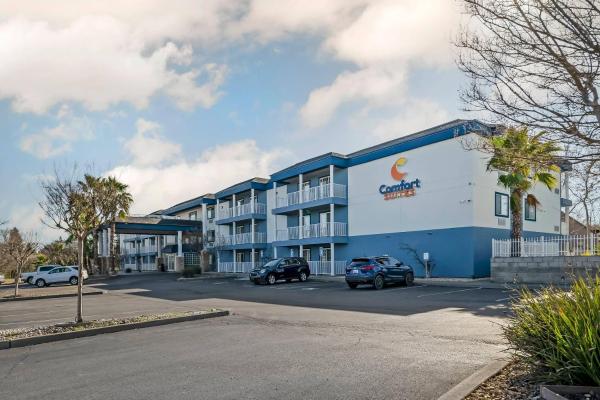 Comfort Suites Red Bluff Near I-5 - California