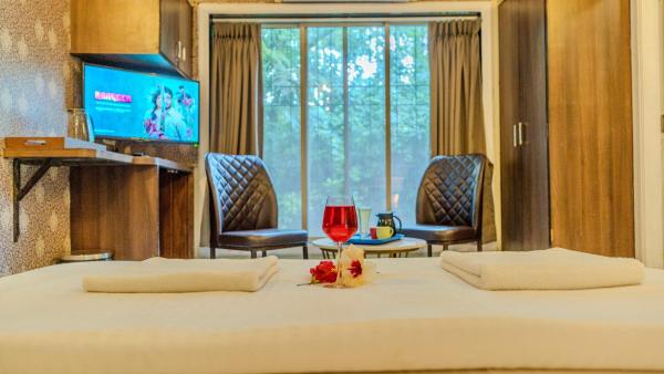 Umbrella Inn Bhilar With Swimming Pool - Maharashtra