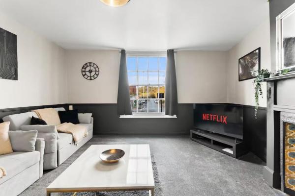 Bristol Harbourside Haven - Stylish Stay For 8 - Bristol