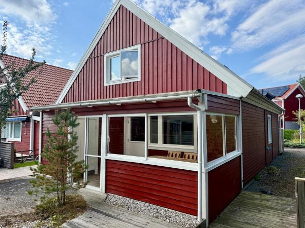Workers Villa With 4 Bedrooms 8 Beds And 2 Bath Near Volvo - Göteborg