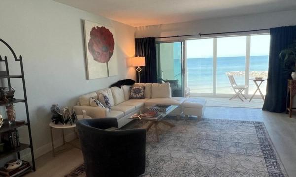 Coastal Two Bedroom Condo In Sarasota - Sarasota, FL