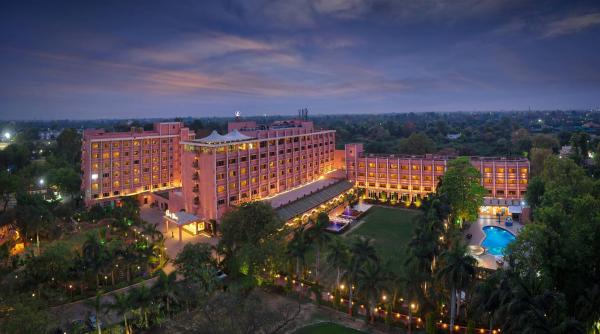 Hotel Clarks Shiraz - Agra