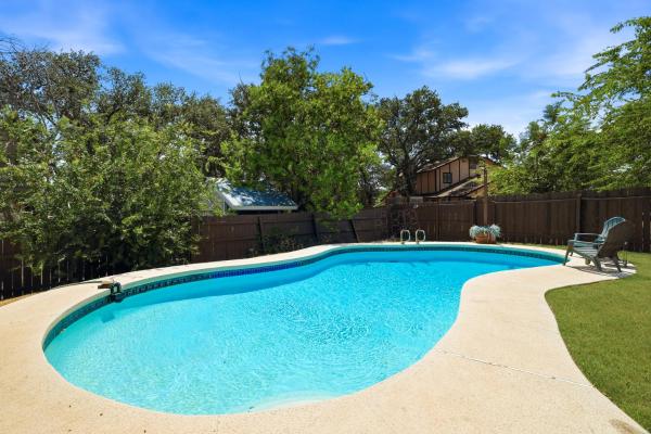 Pool Haven Hot Tub Fire Pit Game Room Sleeps 18 - San Antonio, TX