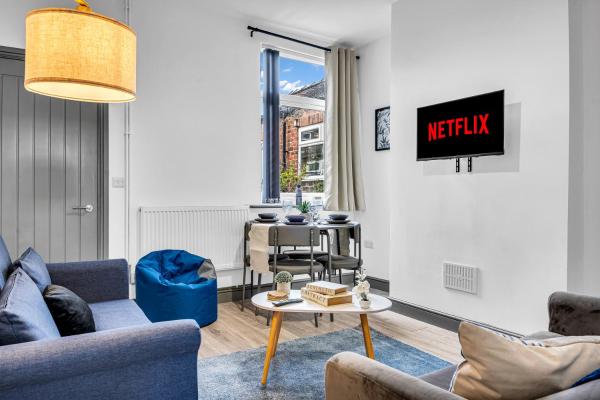 House Sleeps 6 With Bbq And Patio - Vale Park