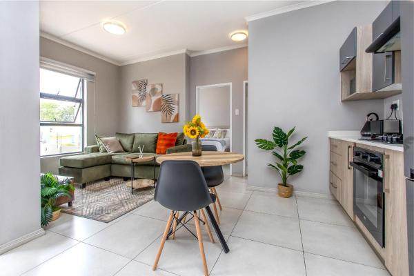 The Amani- Fast Wifi, Pool & Balcony - Midrand