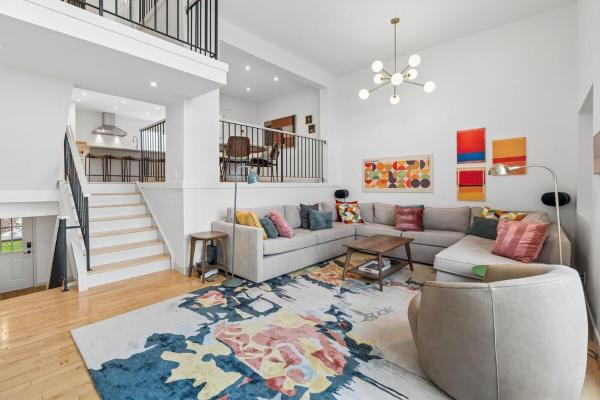 Luxury Edgemont Retreat Near Nose Hill Park - Calgary