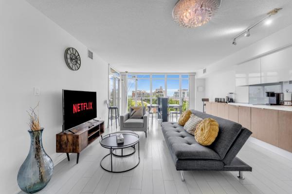 Vellum Stays The Heart Of Downtown Toronto - Toronto
