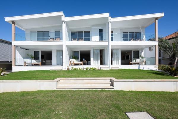 Aqua Woolgoolga Beach Houses - Red Rock