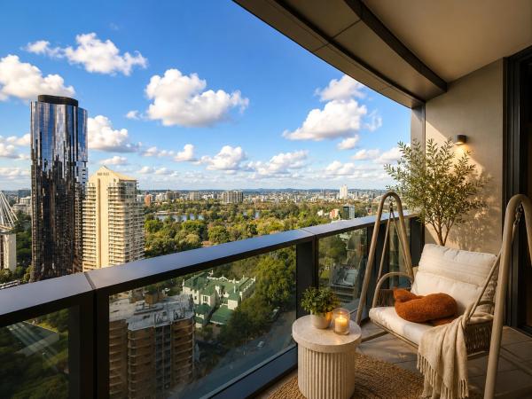 Elevated Elegance Scenic Views - Salisbury