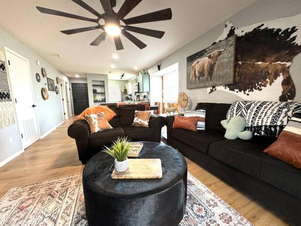 Modern Comfort: Updated Cozy Condo In Indian Point - Branson West, MO