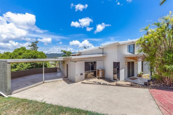 Hilltop Views - Cannonvale - Whitsundays