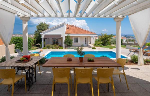 Nice Home In Vodice With Private Swimming Pool, Can Be Inside Or Outside - Vodice