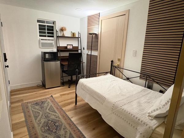 Private Work-ready Suite Near Amazon, Tesla & Meta - Mountain View, CA