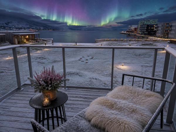 Beautiful Oceanfront Stay L Balcony & Amazing View - Tromsø