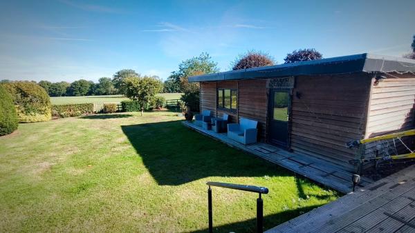 Cabin Sleeps 4 With Garden & Countryside Views - Peckforton Castle