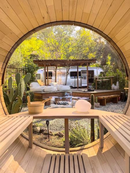 Eco-luxe Airstream Hideaway - Minutes To Malibu Beaches - Topanga, CA