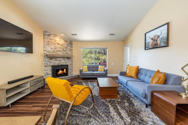 Mountain Jewel Modern Townhome In The Pines Great Location Near Downtown Flagstaff - Flagstaff, AZ