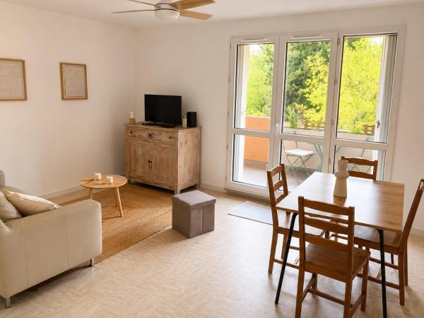 Grand Appartement Rénové Avec Balcon Aubagne Cassis Aix En Provence Marseille - Gémenos