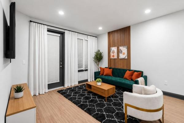 Modern King Suite Pool, Gym And Balcony - Roanoke, TX