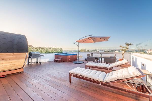 Vita Portucale ! Private Rooftop Retreat With Sauna & Jacuzzi - Lisbon