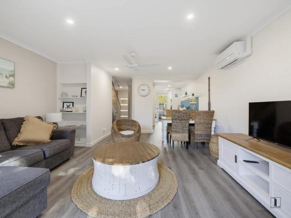 Batehaven Retreat Beach Shops & Mogo Trails - Batemans Bay