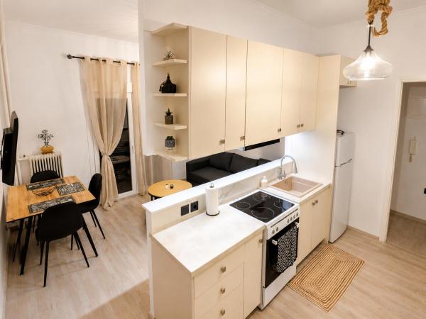 Easy Guest House - Патры