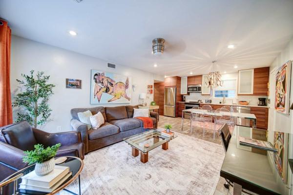 Spacious Condo With Easy Access To Uptown - Charlotte, NC