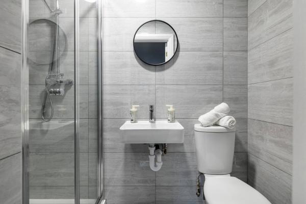 37.1-luxury King En-suite Near Station & Wembley - Twickenham