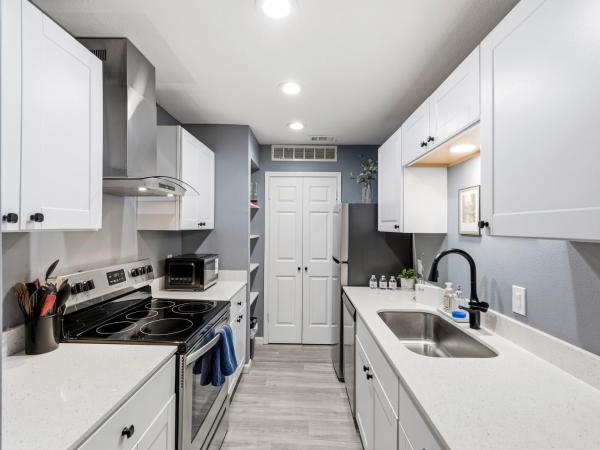 Forest Loft Condo - 1 Bed-1bath - Dallas, TX