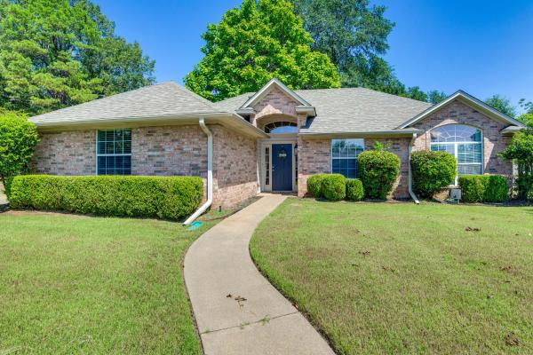 Cc's Cozy Corner: Family Home W/ Yard & Gas Grill! - Texarkana, TX