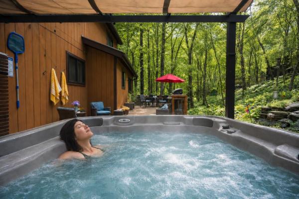 Cozy House With A Lovely Fairytale Treehouse - Stroudsburg, PA