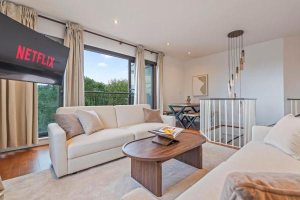 City View Duplex With Jacuzzi & Snooker Sleeps 10 - City of London