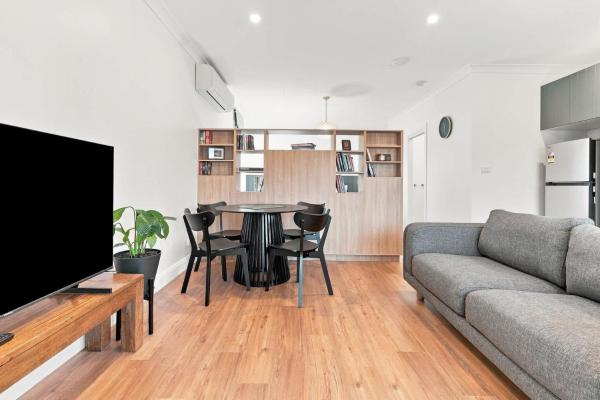 'Barton Studio' - Sleeps 2 Wifi Walk To Cbd - Orange