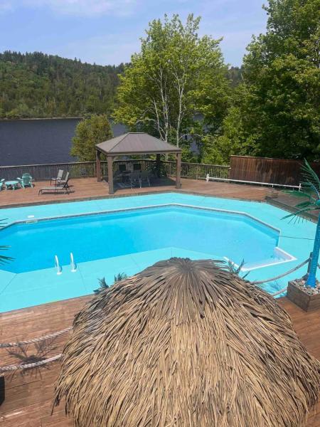 Waterfront Resort Retreat | Pool •Hot Tubs • Beach - Hampton