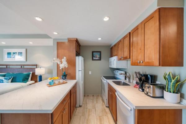 Summer Sale!!! Beach Access, Pool, Great Location -Lahaina Shores 426 - Hawaï