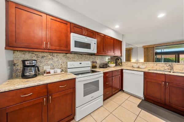 Summer Sale! Remodel 2bd Condo Pool Near Kaanapali Beach - Kaanapali Royal H101 - Lahaina, HI